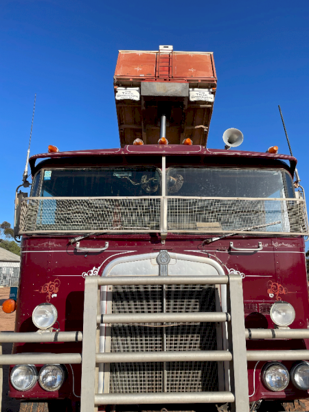 1980 Kenworth 123 Prime Mover with 40ft Lusty Convertible Trailer ...