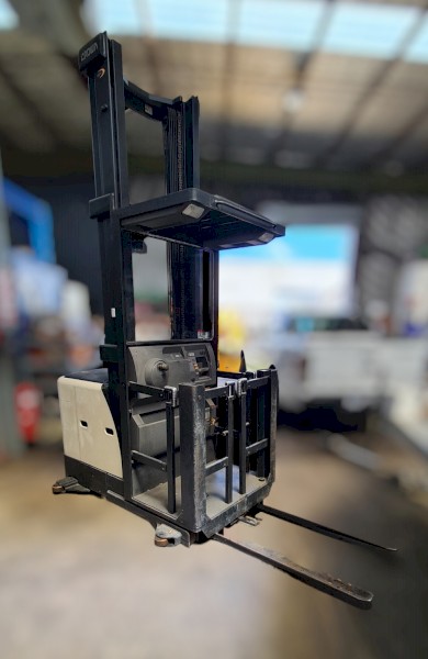 Crown SP3400 Series Stock Picker Forklift Incl. Battery Charger | Farm ...